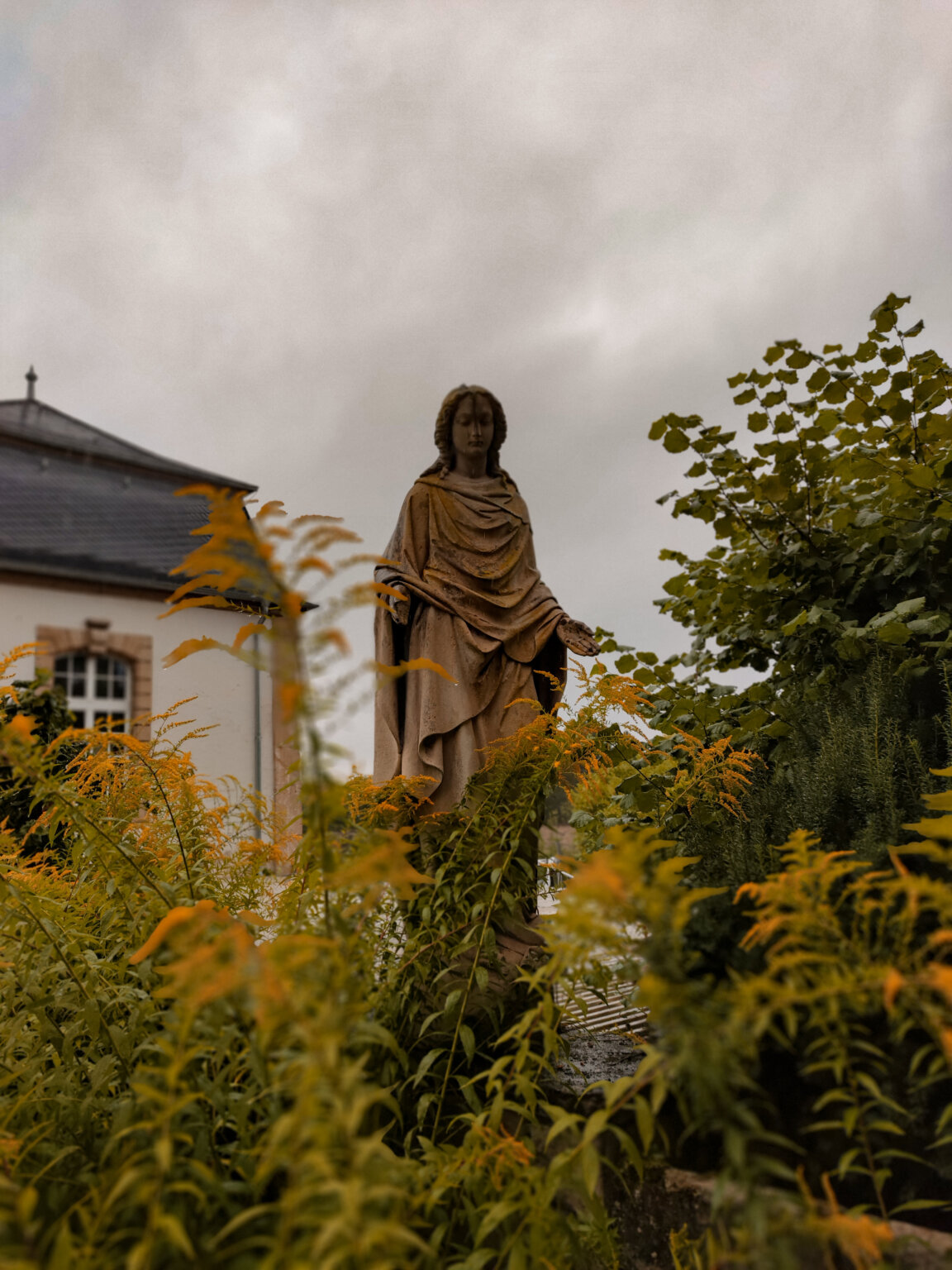Urlaub im Kloster am Laacher See | Petit Chapeau